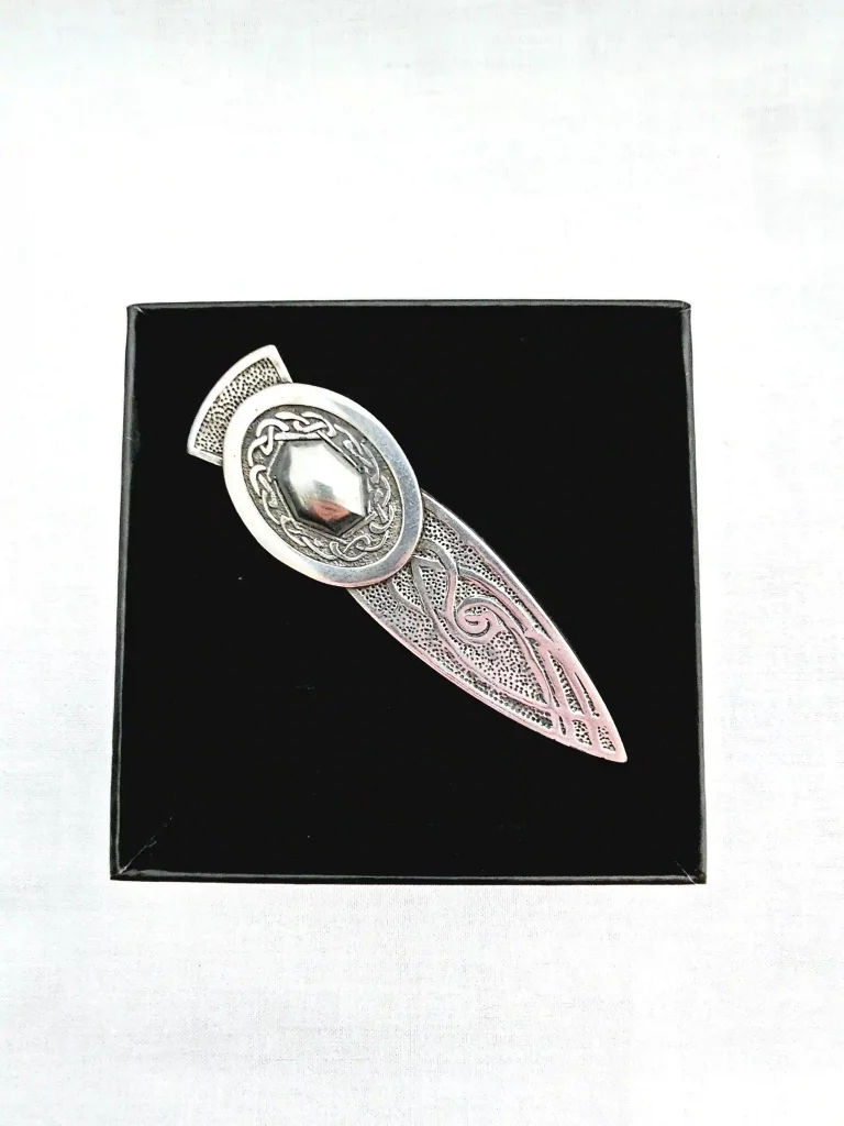 Celtic Oval Kilt Pin - Kiltpin Scotland